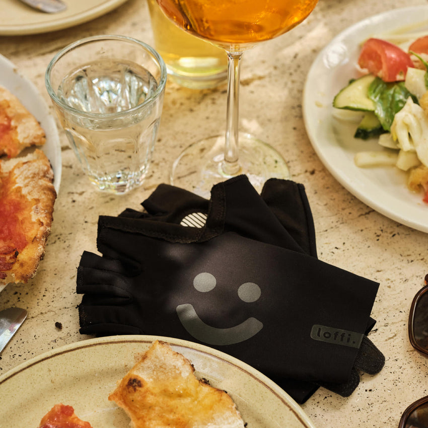 Performance smiley gloves for happier cycling. – loffi.cc